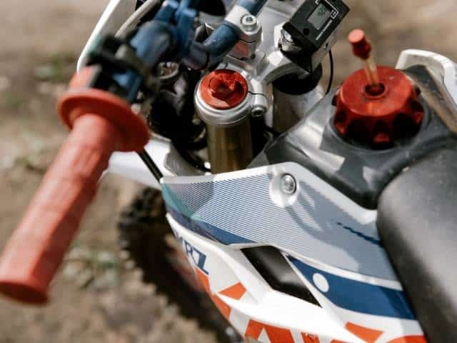 Cleaning Gas Tank of Two-Stroke Engine – Crankfix.com